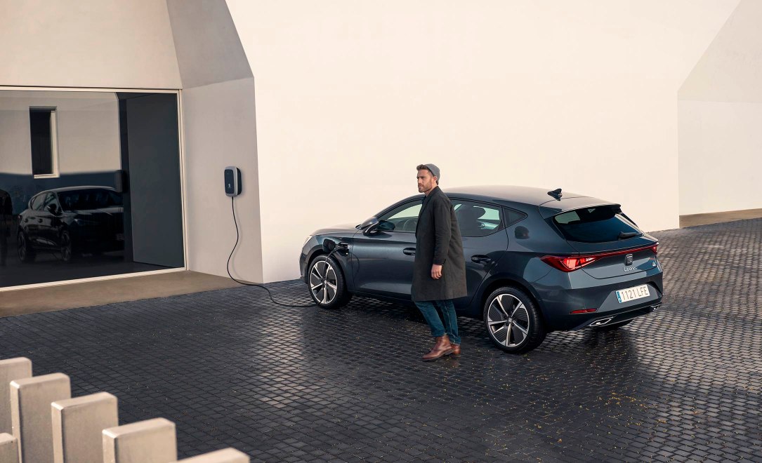 e-HYBRID cars for fleet from SEAT